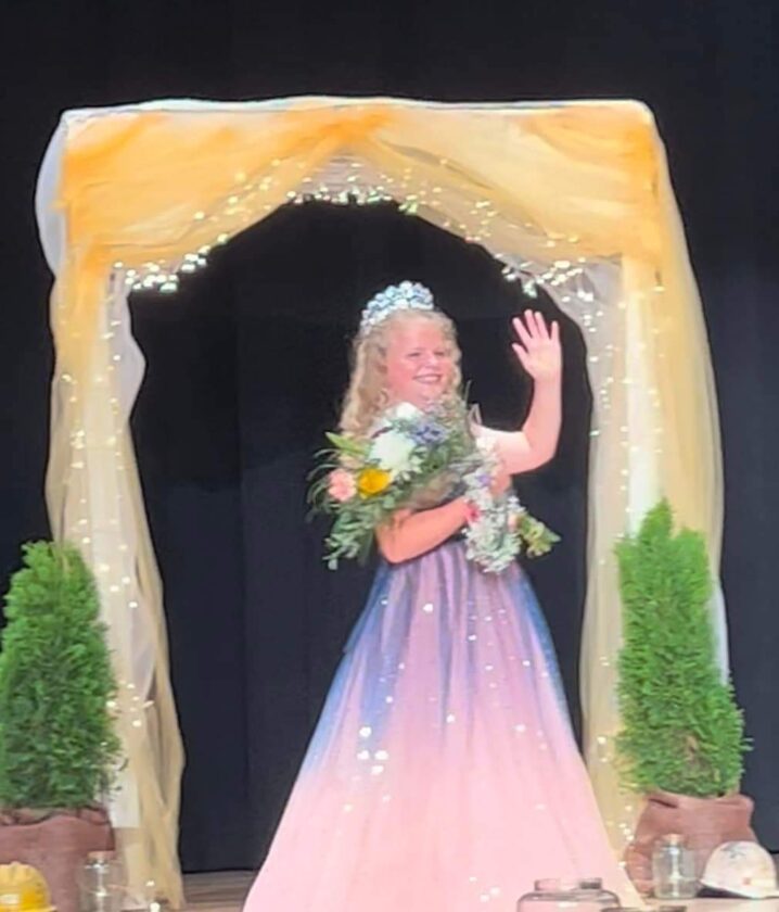Pioneer Princess crowned | News, Sports, Jobs - The Mining Journal